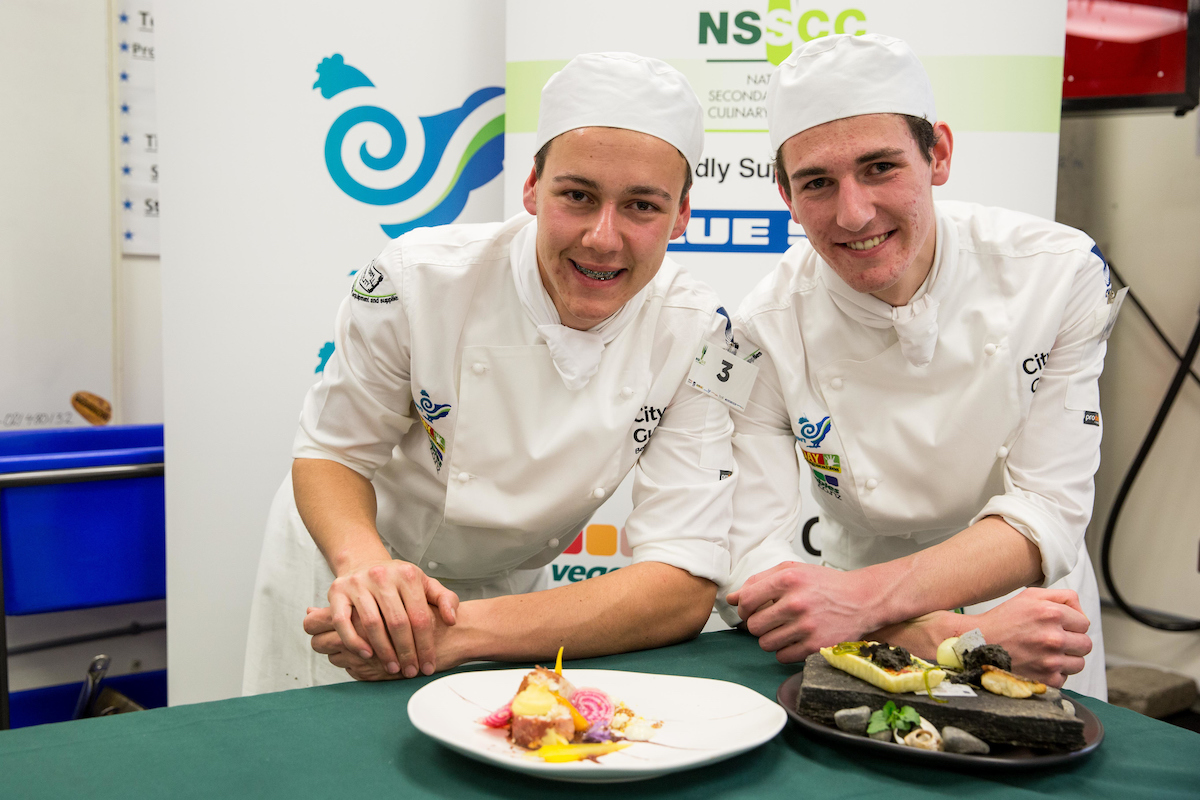 SLICING UP COMPETITION - Restaurant & Café