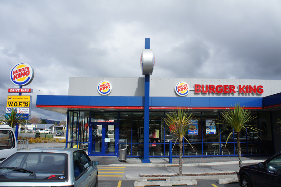 BURGER KING WORKERS STRIKE - Restaurant & Café