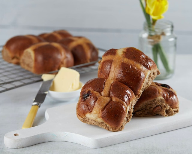 Great New Zealand Hot Cross Bun Winner Announced - Restaurant & Café