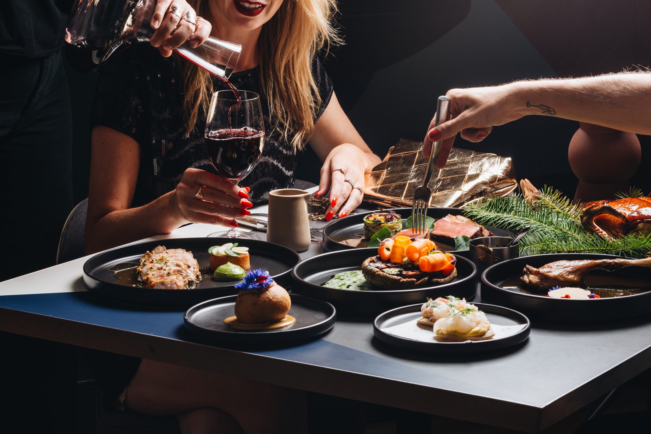 Lil Red Returns - Restaurant & Café