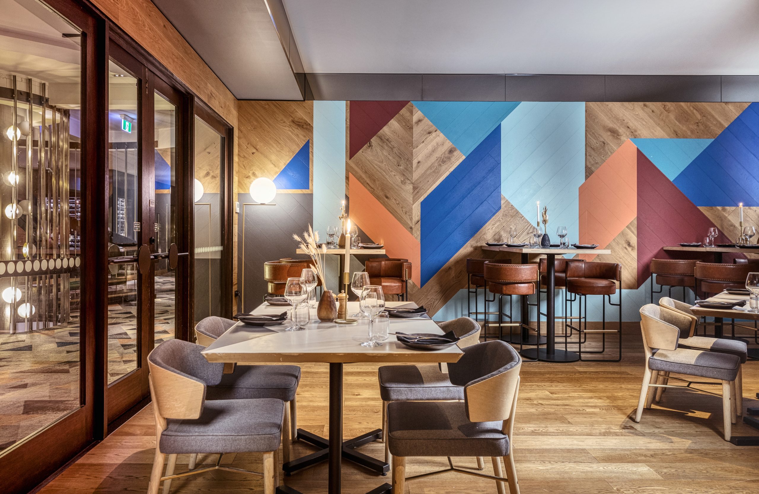 Lil Red Returns - Restaurant & Café