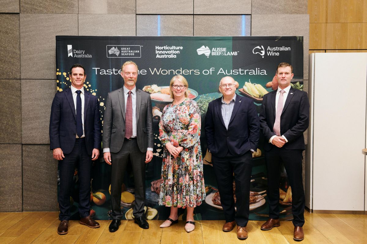 Australian Collaboration Group Talks Trade - Restaurant & Café