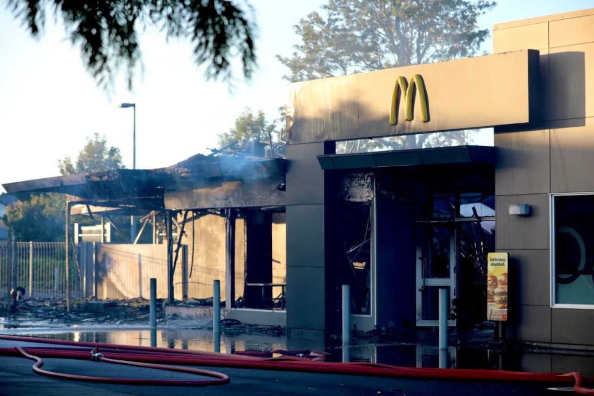 McDonald's Pakuranga Fire Considered Suspicious - Restaurant & Café