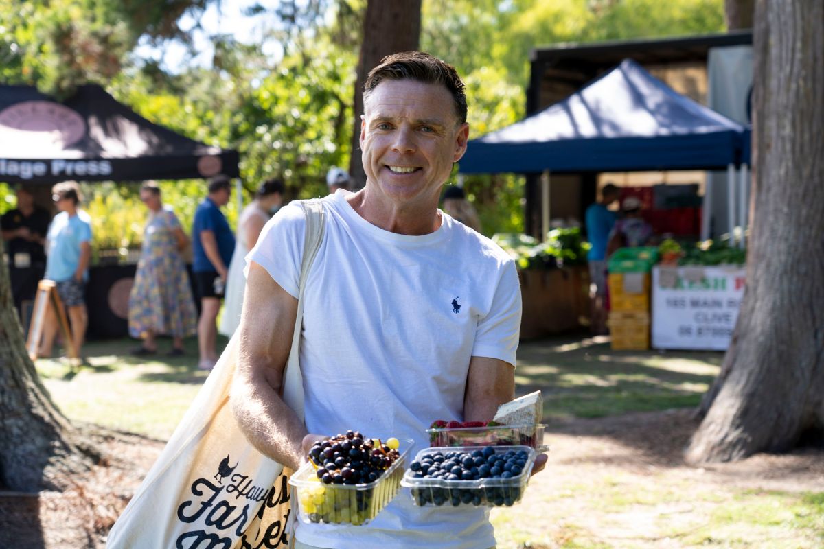 Ben Bayly Back on the Road - Restaurant & Café