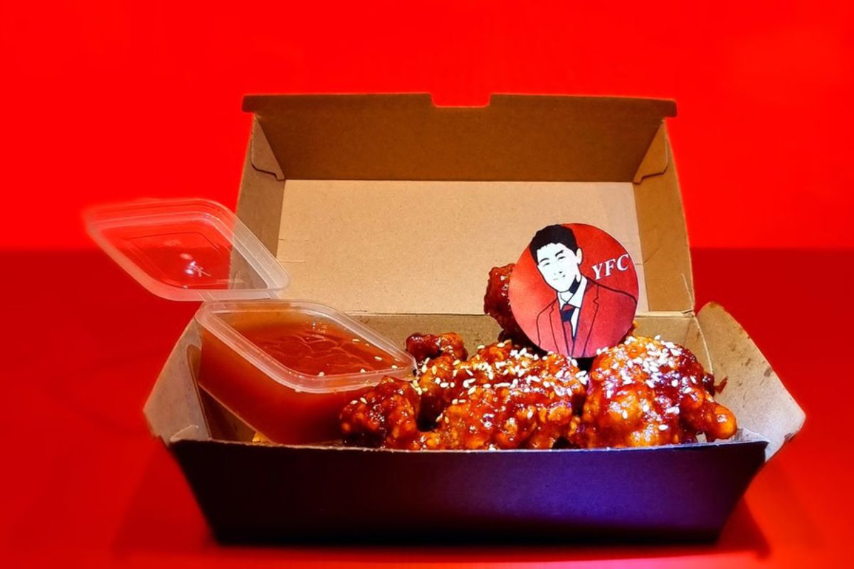 YFC vs KFC - Restaurant & Café